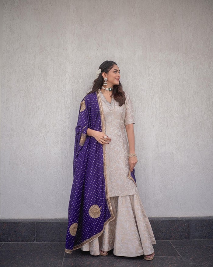 Mrunal Thakur Flaunts Her Million Dollar Smile In Ethnic Wear