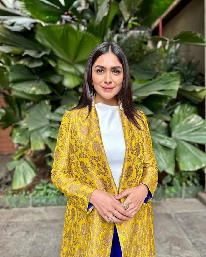 Mrunal Thakur Made Several Heads Turn as She Dazzles in Black Printed ...