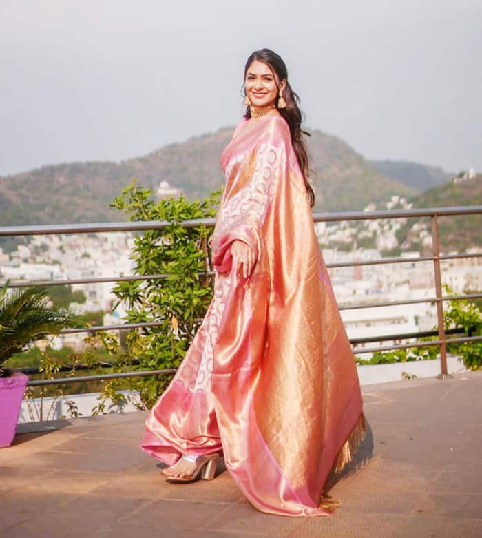 Mrunal Thakur is Timeless Beauty in Pink traditional Silk Saree And ...