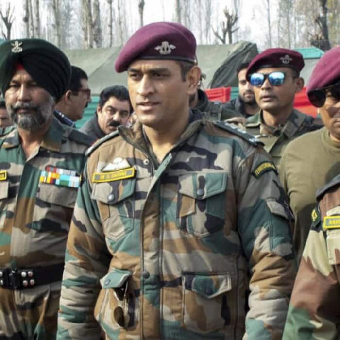 Dhoni holds THIS rank in the army, his salary is..., will CSK captain be...