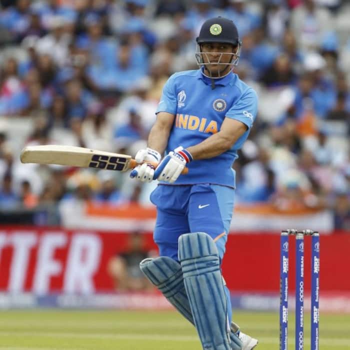 MS Dhoni holds an unbreakable record in Asia Cup, not Rohit Sharma ...