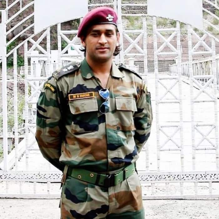 Dhoni holds THIS rank in the army, his salary is..., will CSK captain be...