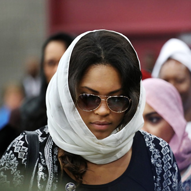 Thousands pay their final respect to Muhammad Ali