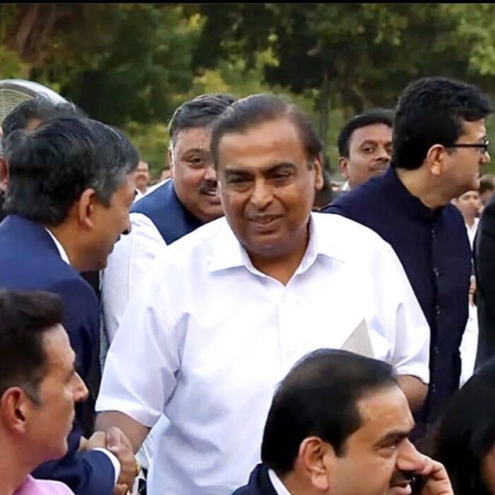 PM Narendra Modi's Oath-Taking Photos: Shah Rukh Khan to Akshay Kumar ...