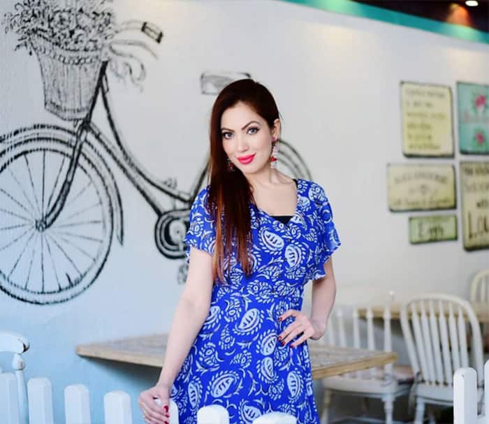 Munmun Dutta looks sexy in floral print