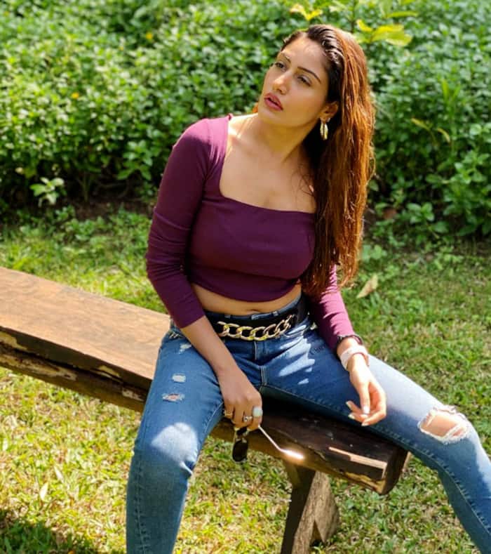 Naagin actress Surbhi Chandna looks sensational in new photos