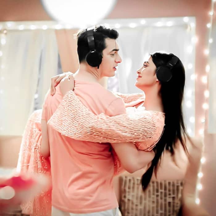 Naira Kartik Flaunts Their Million Dollar Smiles