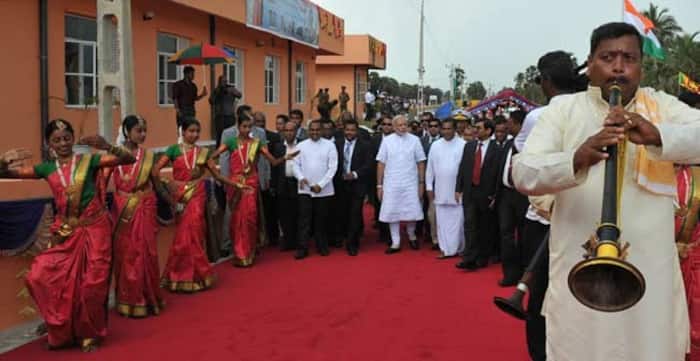 Narendra Modi arrives at Talaimannar for inaugurating the Talaimannar ...