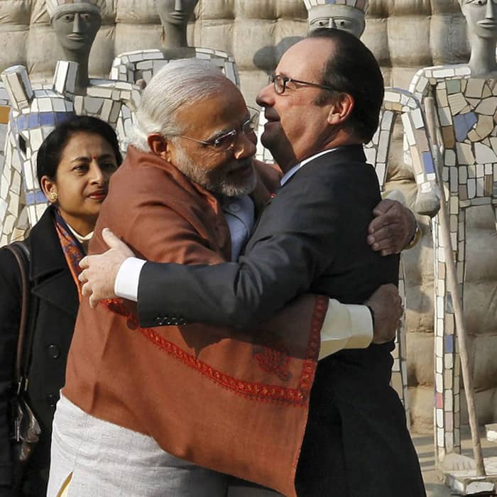 Prime Minister Narendra Modi is a ‘serial hugger’, here’s proof!