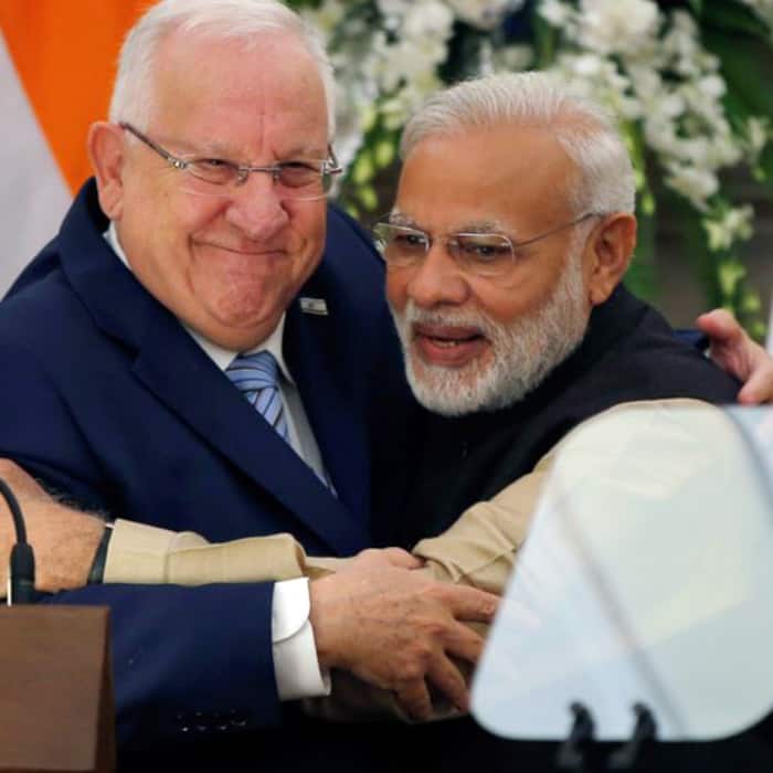 Prime Minister Narendra Modi is a ‘serial hugger’, here’s proof!