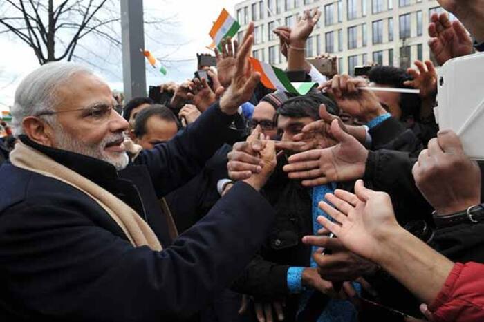 Narendra Modi addresses Community Reception, meets Surya Bose interacts ...