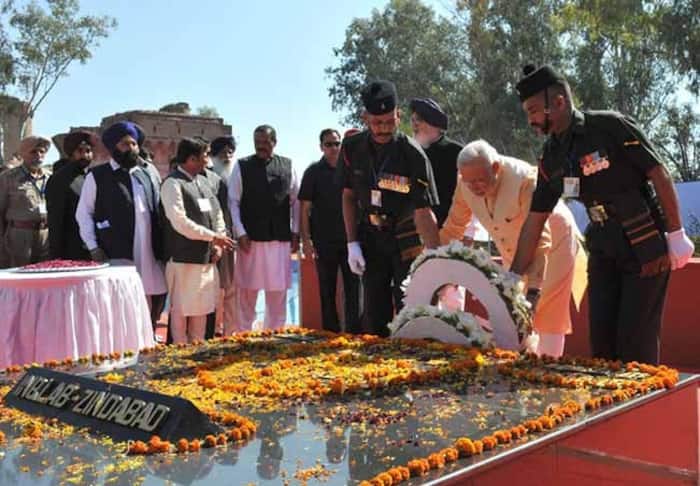Narendra Modi pays homage to statues of Bhagat Singh, B K Dutt, Rajguru ...