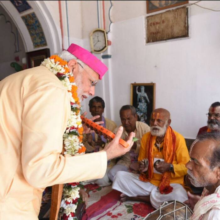 PM Narendra Modi offers prayers at Janaki temple in Nepal