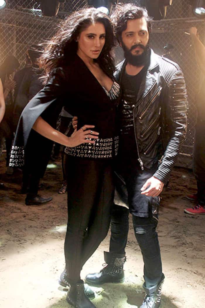 These stills of Banjo couple Riteish Deshmukh and Nargis Fakhri are SUPER STEAMY!