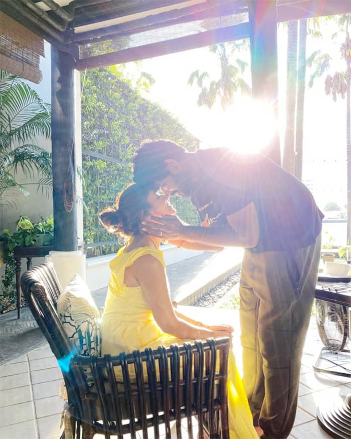 Nayanthara-Vignesh Shivan's Dreamy Honeymoon Pics, Newlyweds Share ...