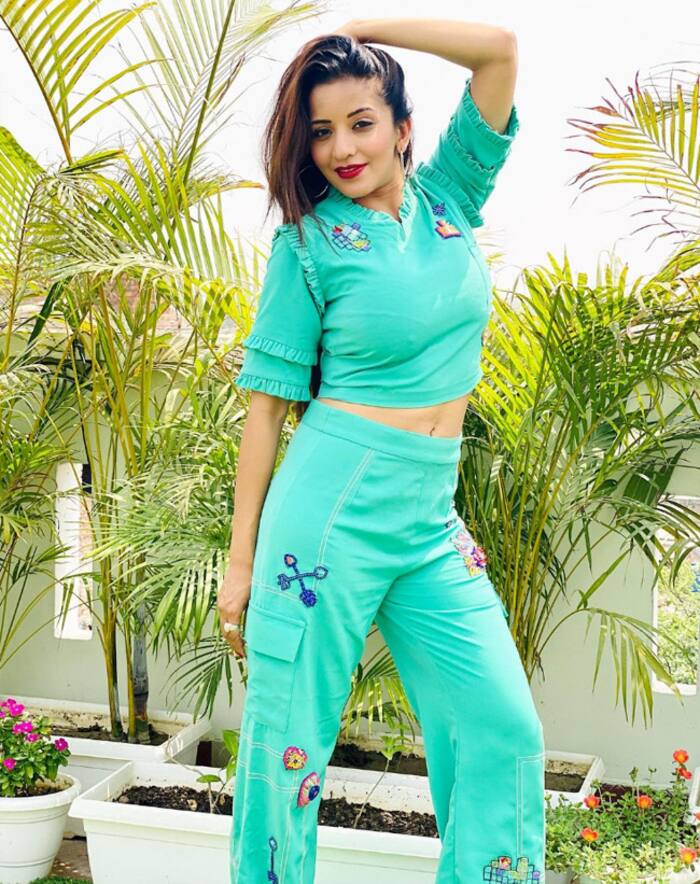 Monalisa Goes Gaga in Green, Rashami Desai Leaves a Fire Emoji in ...