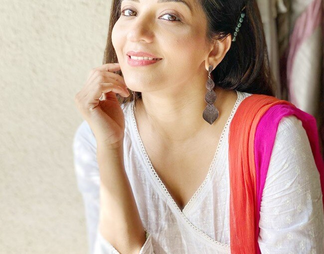 Nazar actor Monalisa’s latest pics in ethnic wear