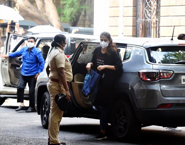 NCB finds strong evidence against Rhe Chakraborty during raid at her ...