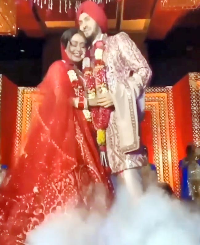 Maniesh Paul Attend Neha Kakkar Rohanpreet Singh Wedding