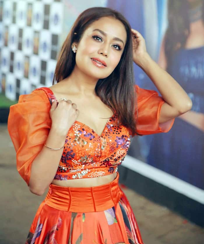 Neha Kakkar Lives A Luxurious Life, Her House And Swanky Car Collection ...