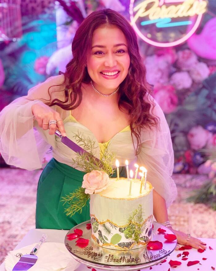Inside Neha Kakkar’s Birthday Party - Fancy Cake, Dance, And Games ...