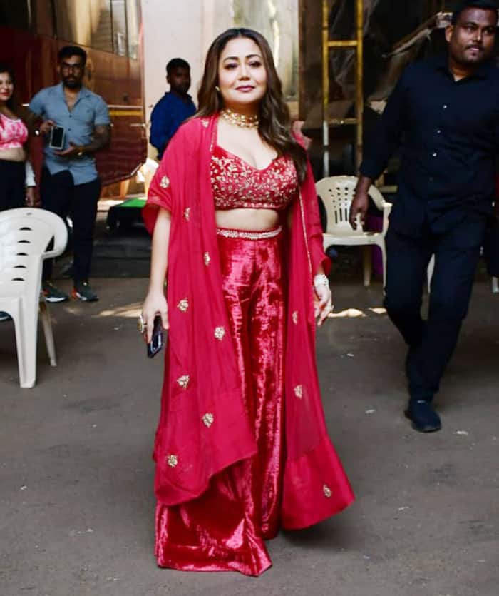 Neha Kakkar Looked No Less Than a Bride in Red Festive Outfit on Indian ...