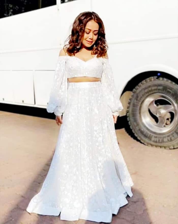 Neha Kakkar Radiates The Desi Jasmine Vibes in This White Outfit | See ...