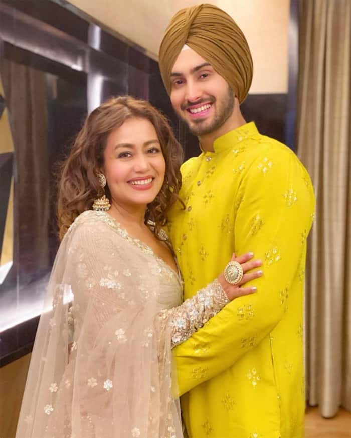 Neha Kakkar-Rohanpreet Singh Looks Like Match Made in Heaven in Super ...