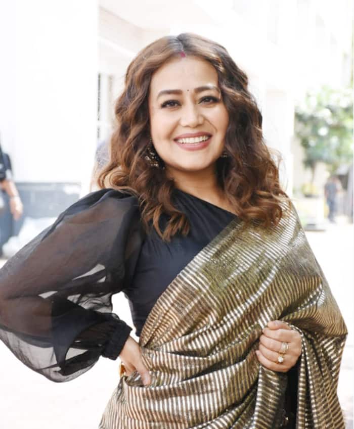 Neha Kakkar Sets Indian Idol 12 State On Fire With Her Glamorous Avatar