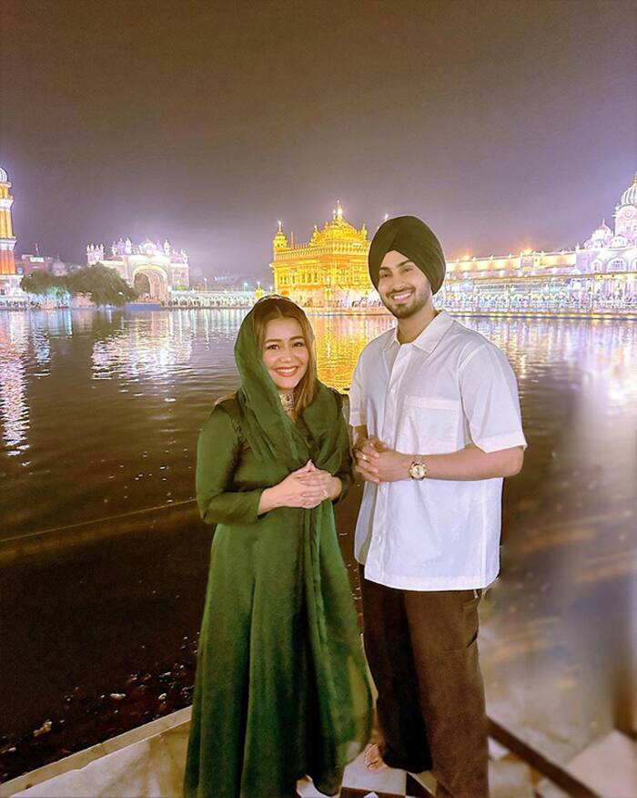 Neha Kakkar visits Golden Temple, shares divine experience from Shri ...