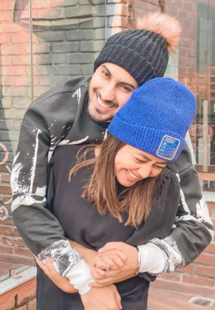 Neha Kakkar Wishes 6 Months Anniversary To Hubby Rohanpreet With These ...