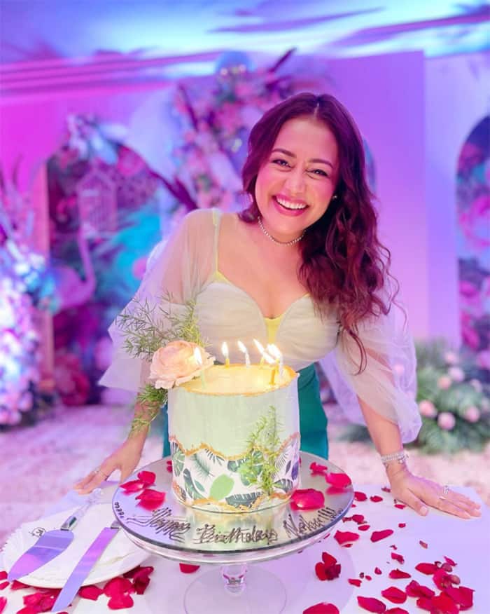 Inside Neha Kakkar’s Birthday Party - Fancy Cake, Dance, And Games ...