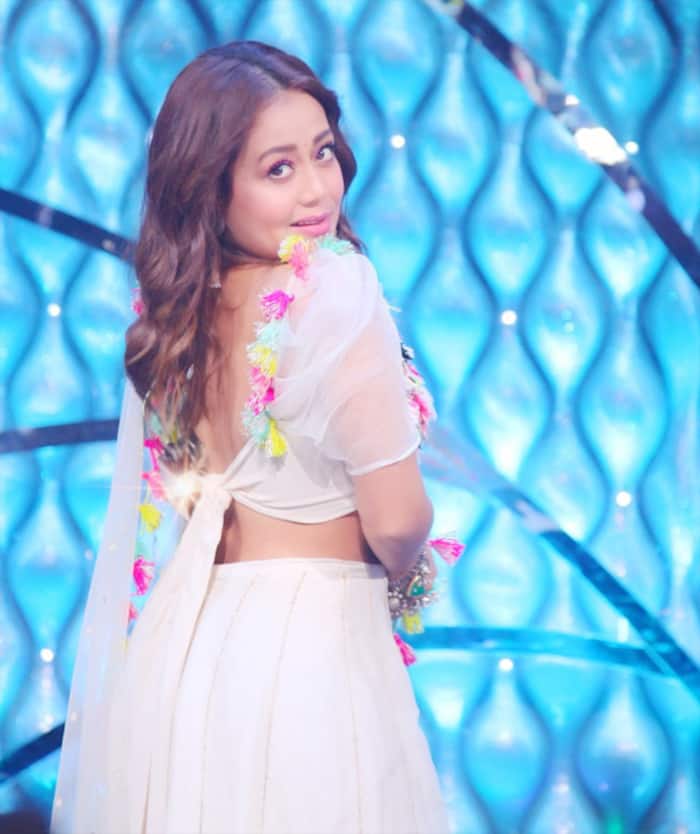 Neha Kakkar Lives A Luxurious Life, Her House And Swanky Car Collection ...