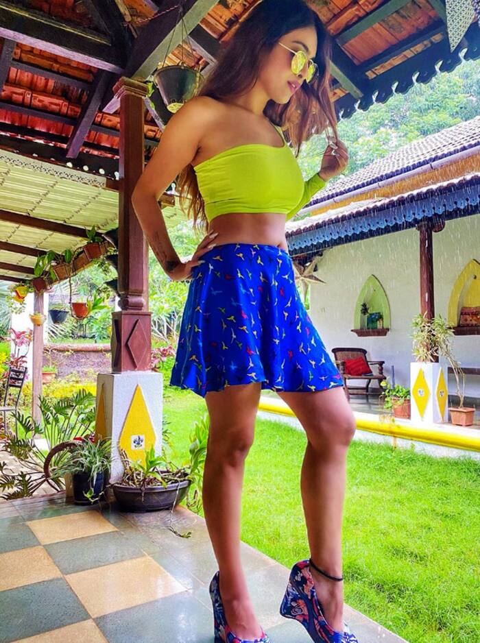 Punjabi Sizzler Neha Malik Shares Bold Pctures From Goa Vacay, Looks ...