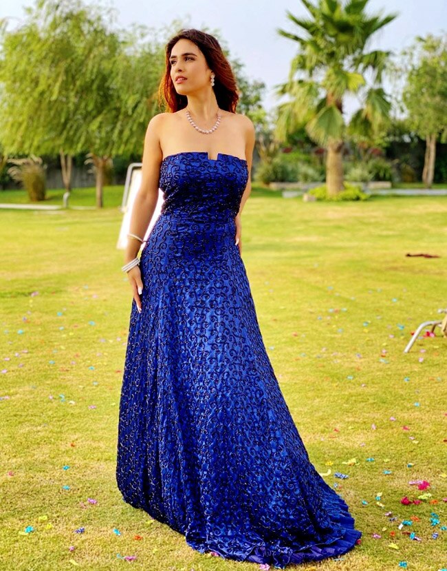 Neha Malik’s pictures fade away Monday blues