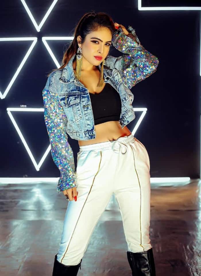 Neha Malik’s Thumka look is hot AF