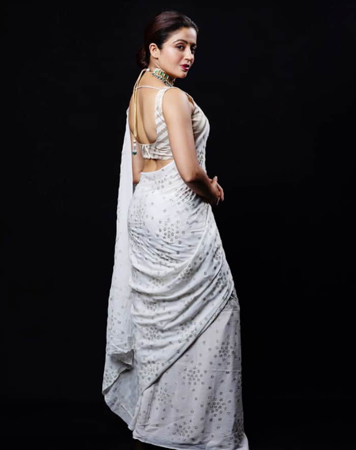 Neha Pendse Looks Stunning in Pink Saree, See Viral Photos