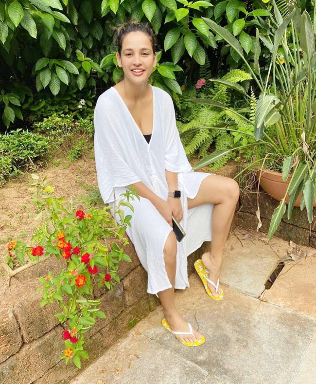 Aisha Sharma Looks Hot As She Goes Bold in White Jumpsuit