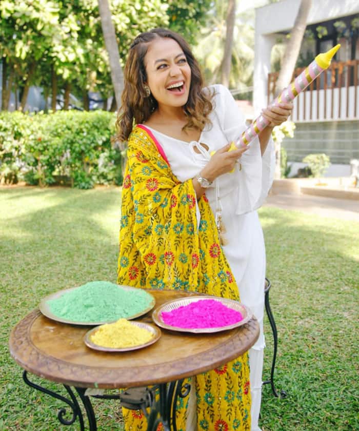 Neha Kakkar Sizzles In White Suit as She Celebrates Holi, See Photos