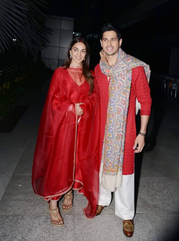Sid, Kiara and the story of red love! See viral pics