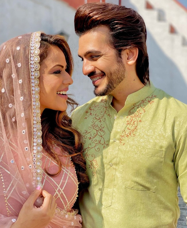Nia Sharma Arjun Bijlani Pose Happily For a Stunning Pic