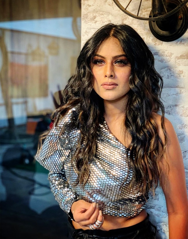 Nia looks hot as hell in this photo and we cannot take our eyes off ...