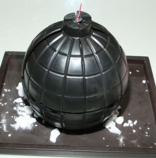 Nia Sharma's BOMB Birthday Cake