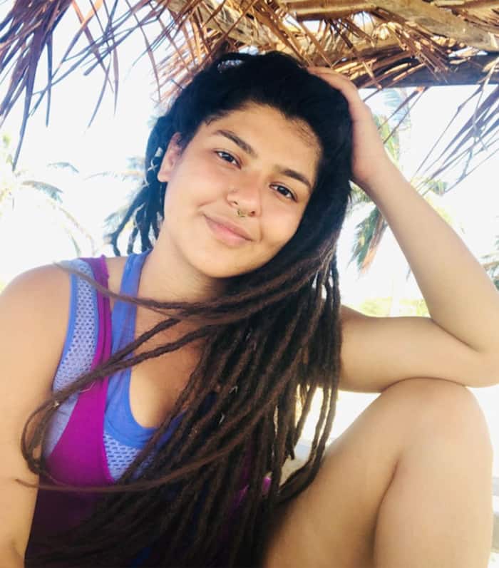 Nidhi Bhanushali Shares Her Hot Pictures Flaunting Her Perfectly Toned Legs
