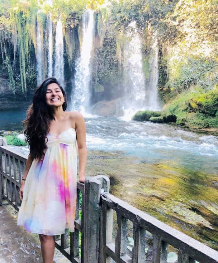 Nidhi Bhanushali Viral Pics