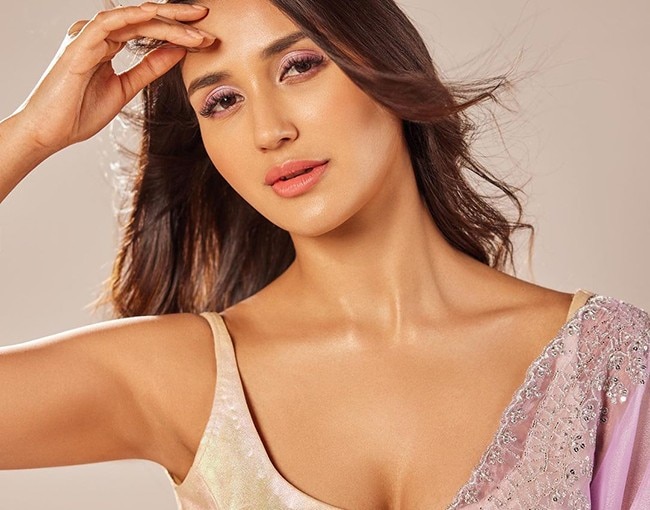 Nikita Dutta Bold And Bindaas