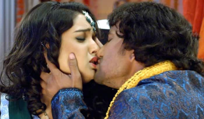 Bhojpuri Sensation Amrapali Dubey’s Steamy Dance Moves With Nirahua Aka Dinesh Lal Yadav Are Too ...
