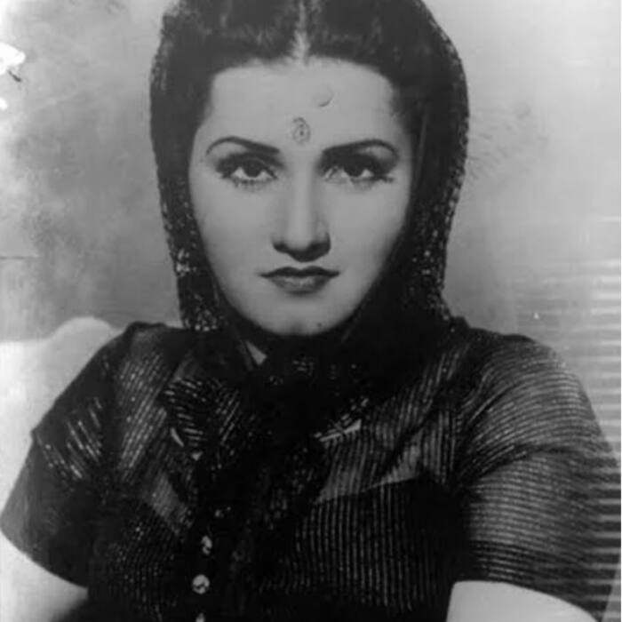 This cricketer fell in love with singer, went to her house, jumped from ...