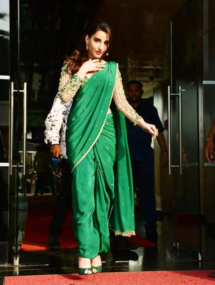 Nora Fatehi Just Made Our Day Better With Her Green Satin Saree And ...