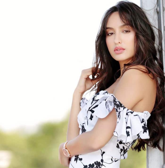 Nora Fatehi looks smoking hot
